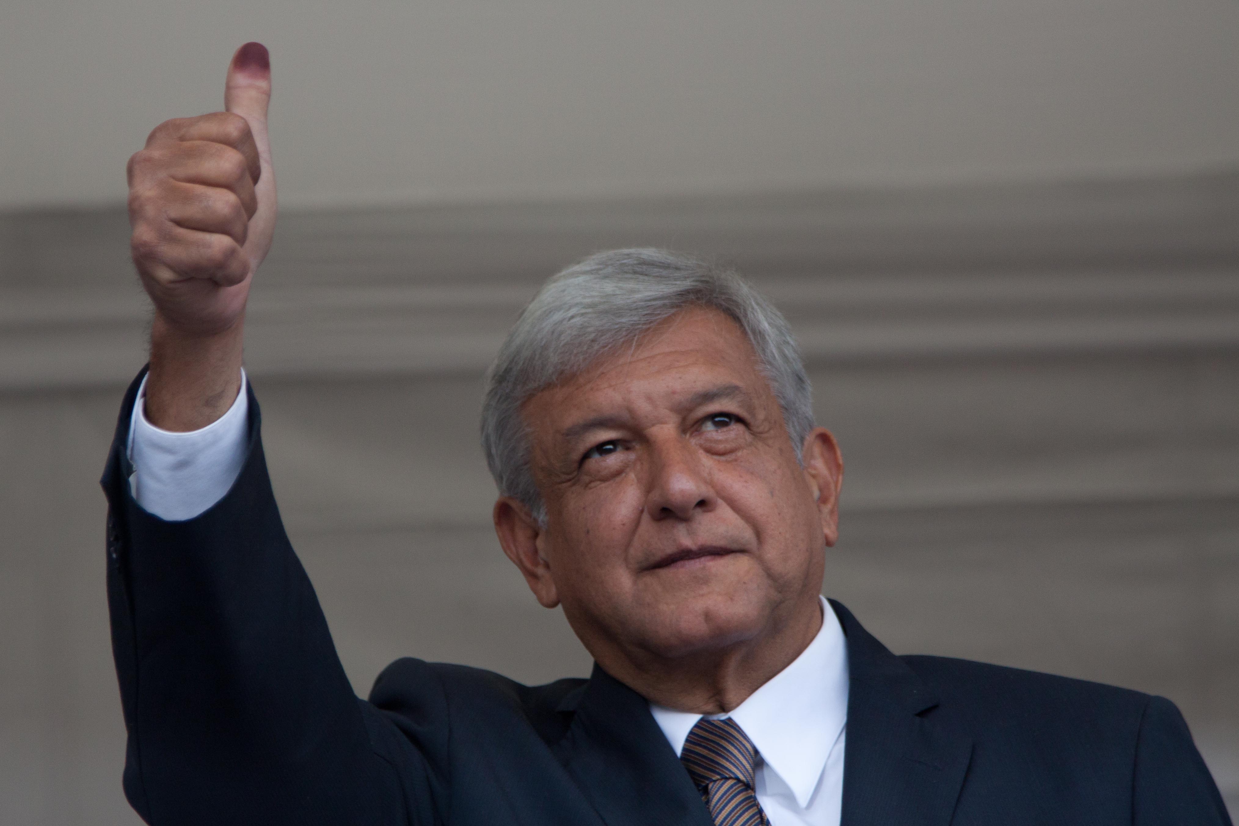 "Dirigentes del PRD tienen un acuerdo con EPN y actúan como paleros ...