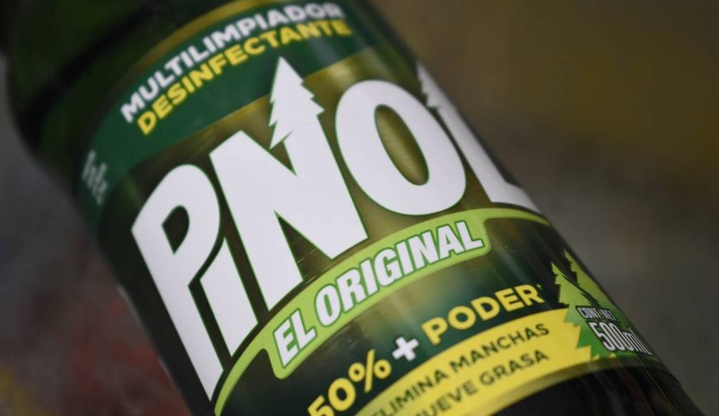 Queretanos hacen gárgaras con Pinol y cloro para evitar COVID-19 y se ...